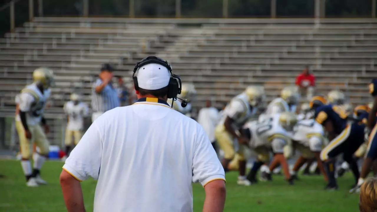 How To Handle A Negative Team Environment | Success Starts Within